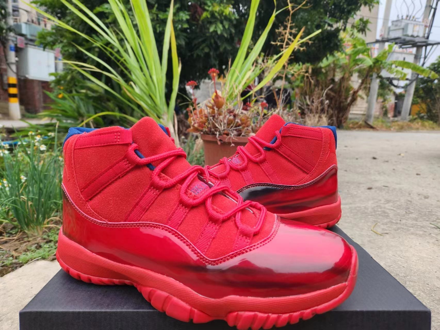 AIR JORDAN 11 RETRO "BLACK / BRONZE" - Prime Reps